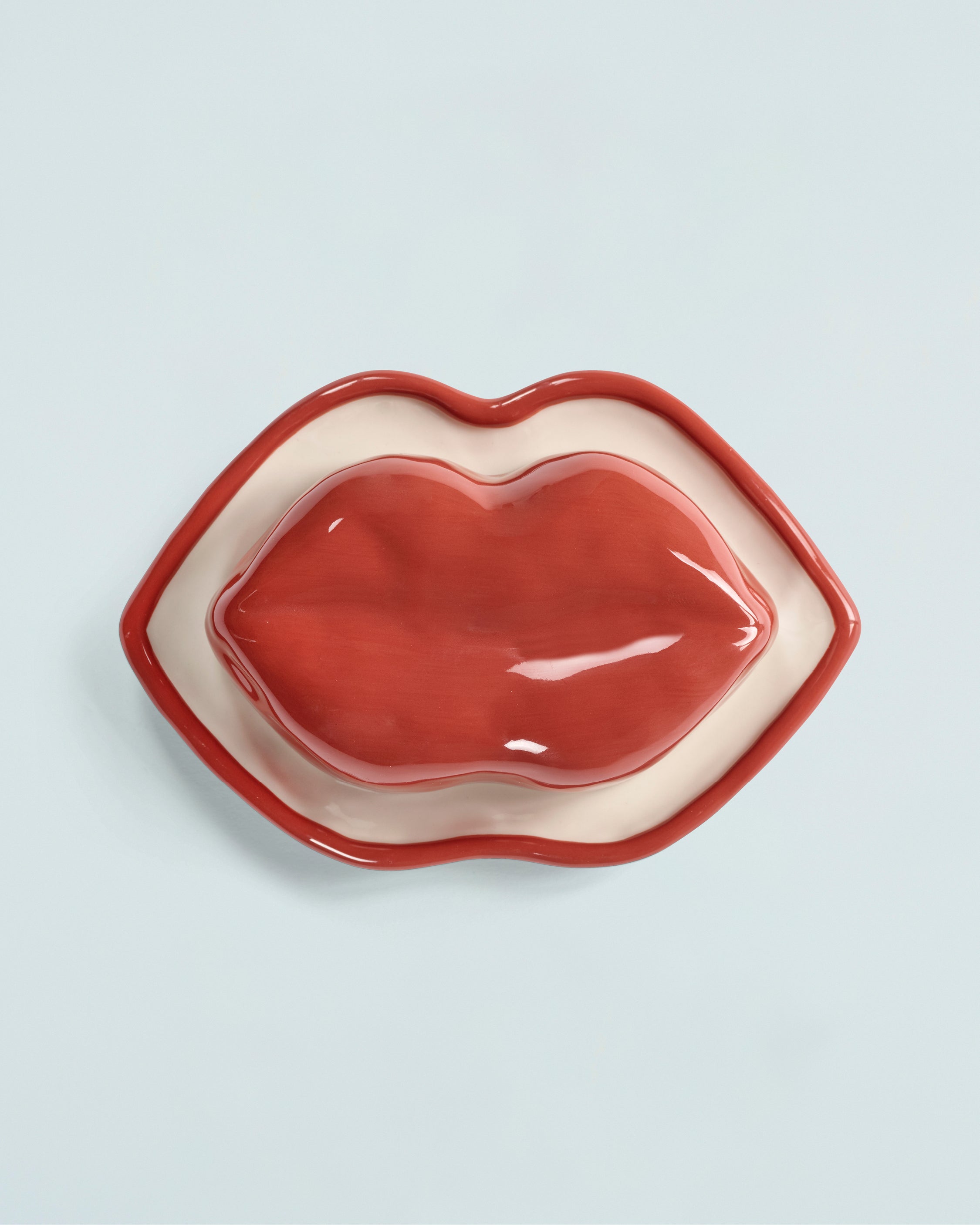 Lips butter dish red