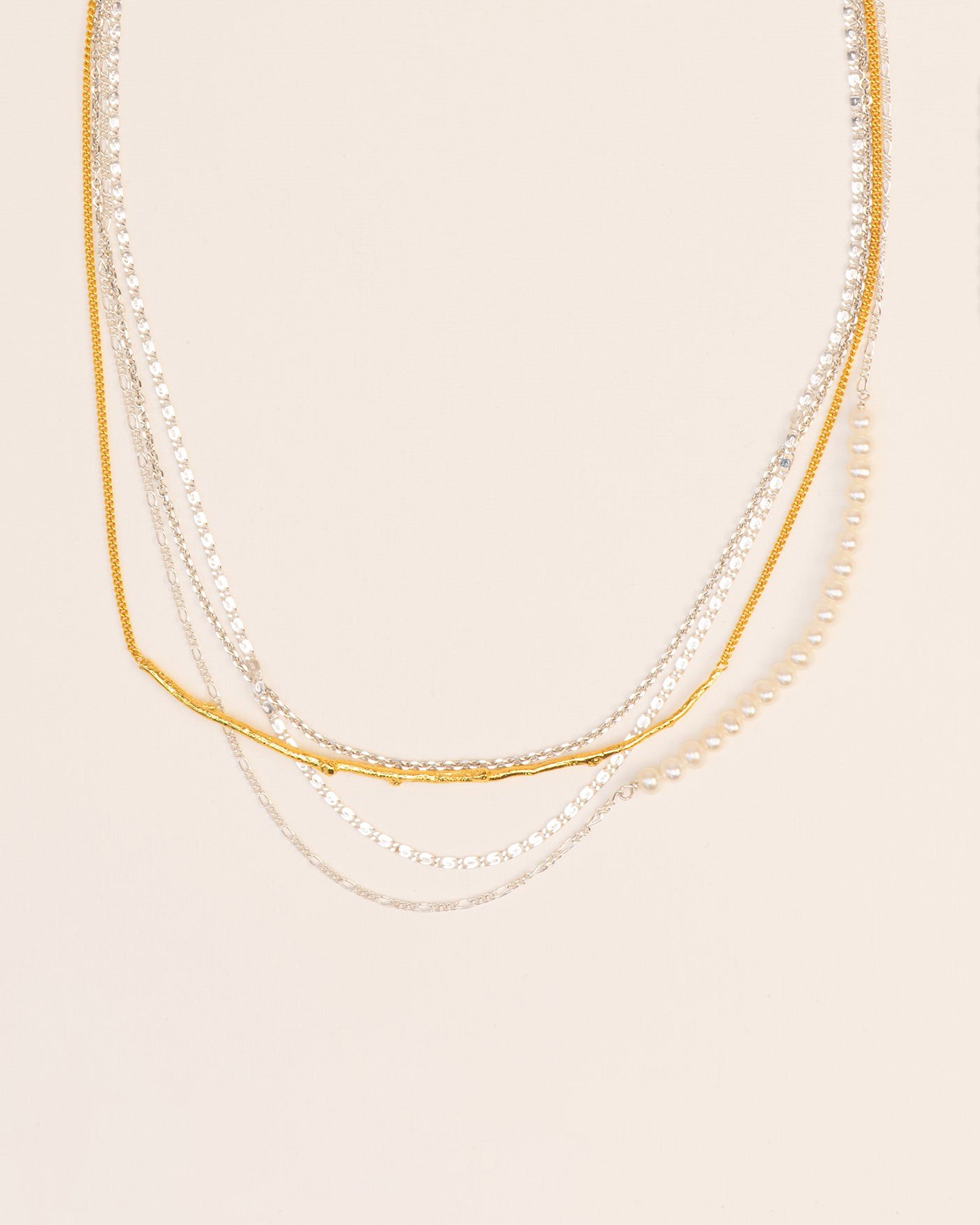Layered necklace with branch element, chains and pearls string in silv